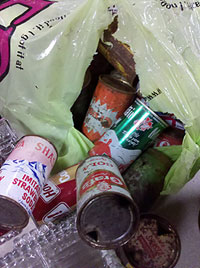 Collections that baffle me: (rusty) soda cans - Auction Finds