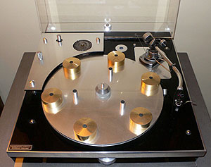 When a turntable looks like a work of art | Auction Finds