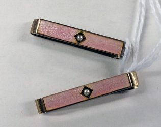 Victorian lingerie pins? Never heard of them – Auction Finds