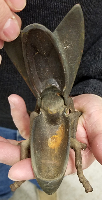 Big fly, majestic eagle & hapless fish in a sculptural zoo - Auction Finds