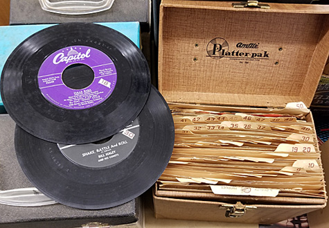 The nostalgic call of 45 rpm records - Auction Finds