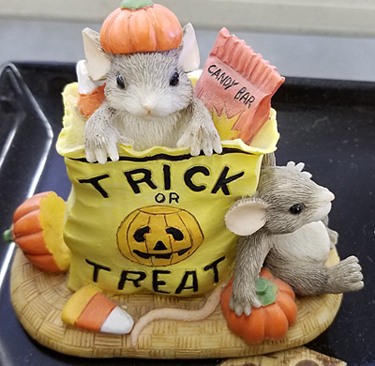 The lowly mouse as a cutesy collectible figurine - Auction Finds