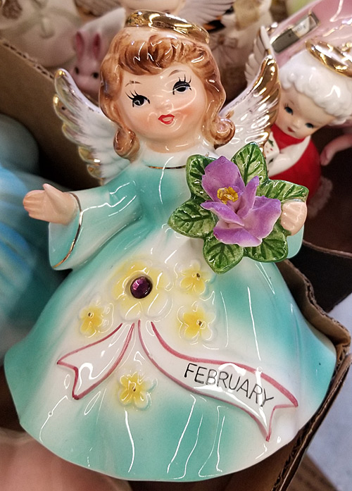 A collection of Lefton porcelain angels - Auction Finds
