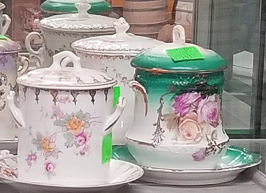 Pretty condensed milk holders looking for a home - Auction Finds